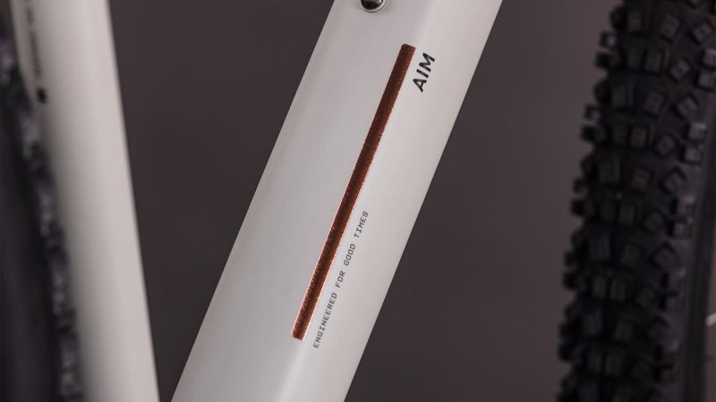 Cube Aim Pro greige n titan 2026 – Maastopyörä