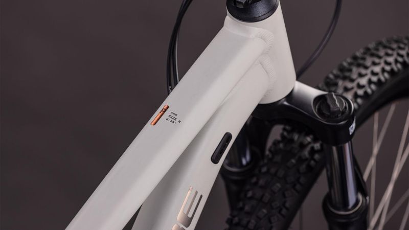 Cube Aim Pro greige n titan 2026 – Maastopyörä